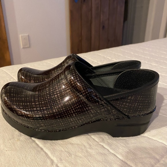 Shoes | Dansko Size 36 | Poshmark